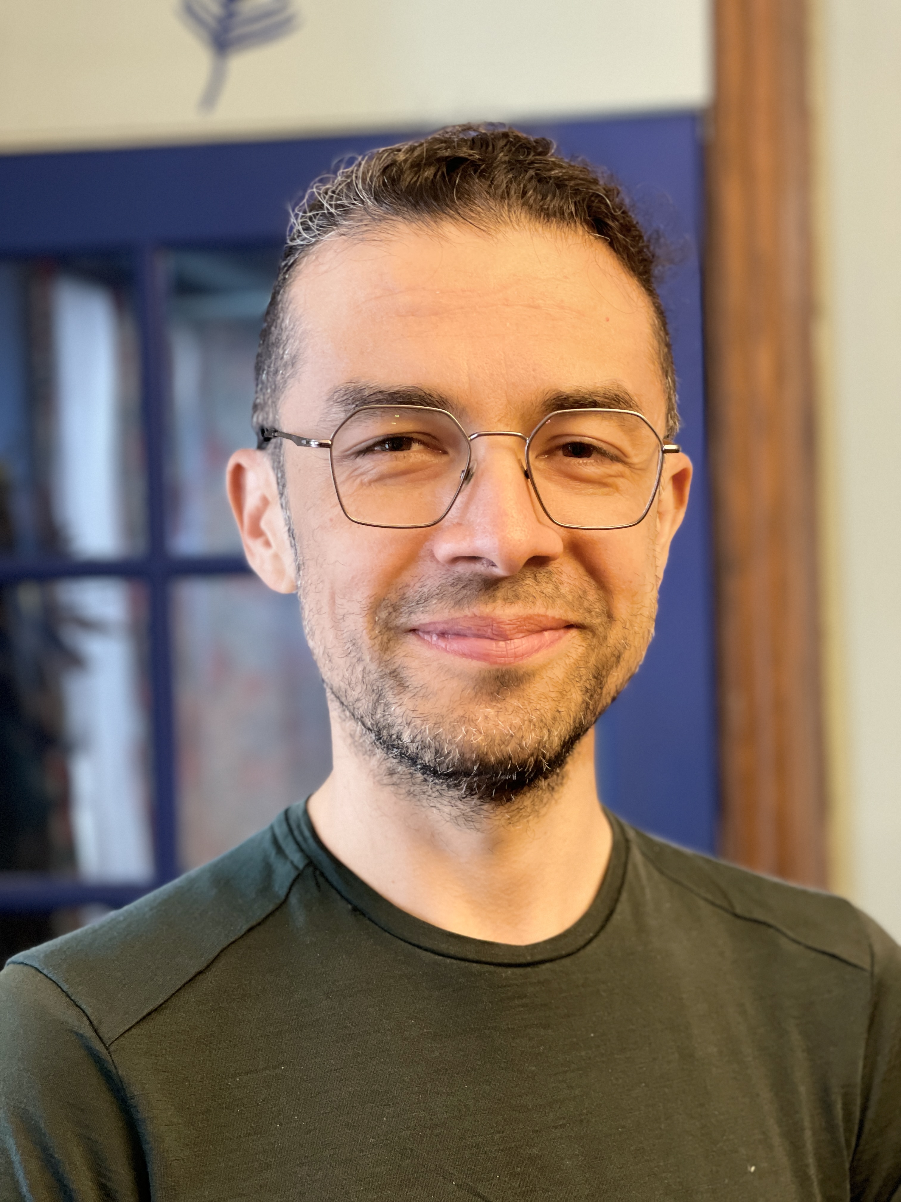 By the Book: Roberto Vargas :: Libraries :: Swarthmore College